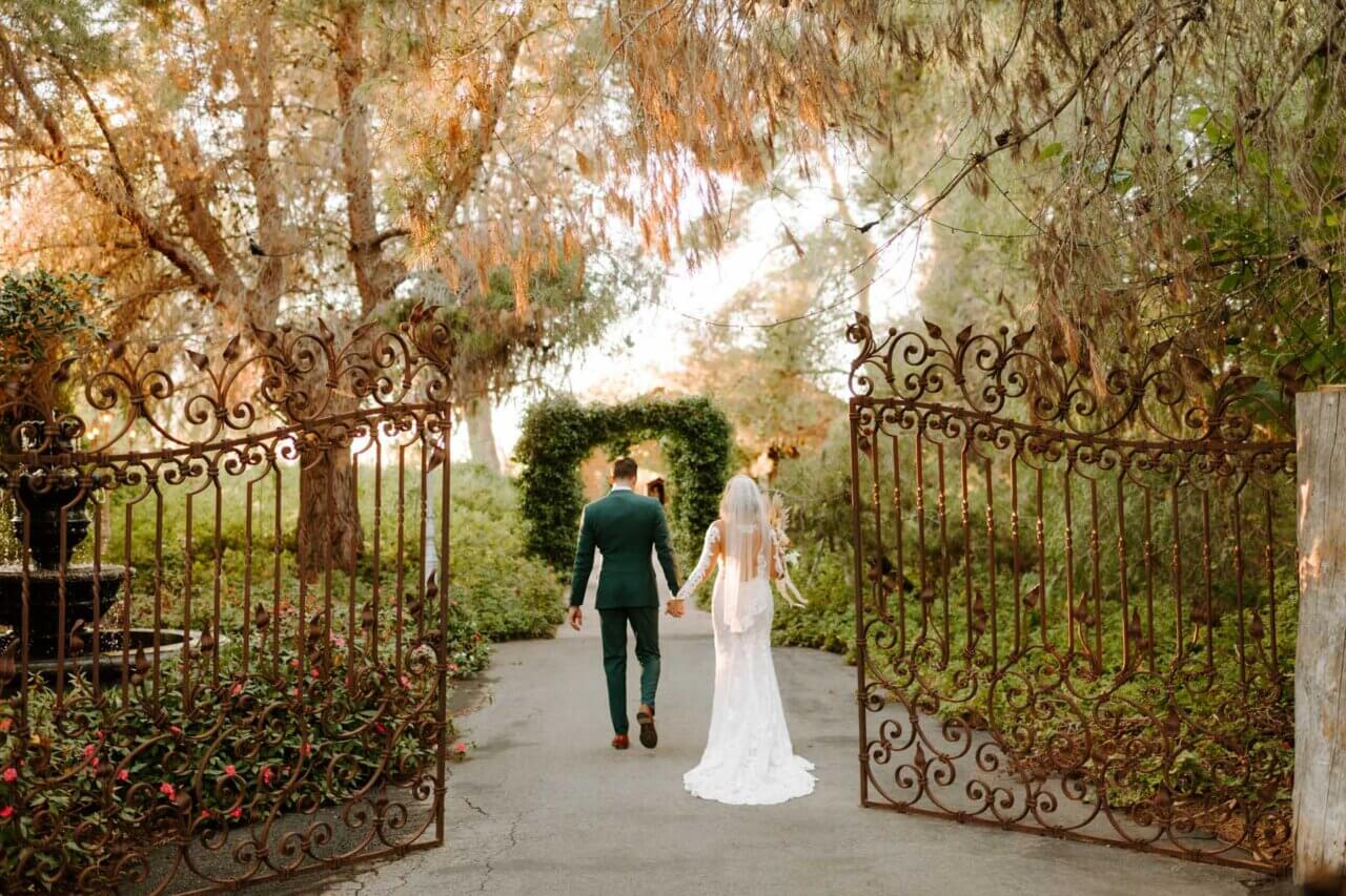 What To Wear To A Wedding Venue Tour